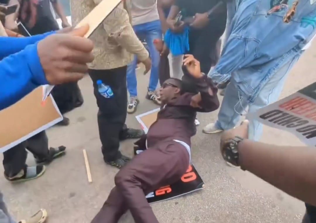 Violent Protest Overshadows Nigeria’s Democracy Day as Police Tear-Gas ...